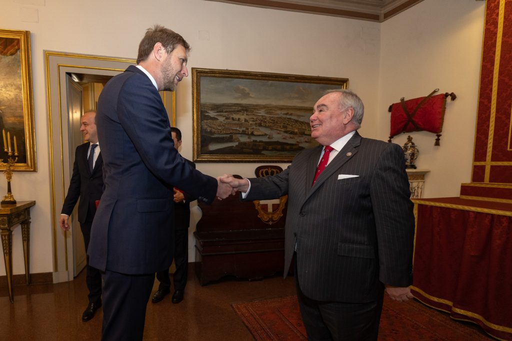 Prince Leka II received at the Magistral Palace by Grand Master Fra ...